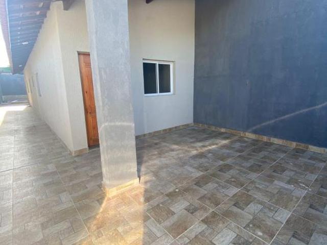 CASA COM PISCINA A VENDA NA PRAIA EM ITANHAÉM/SP