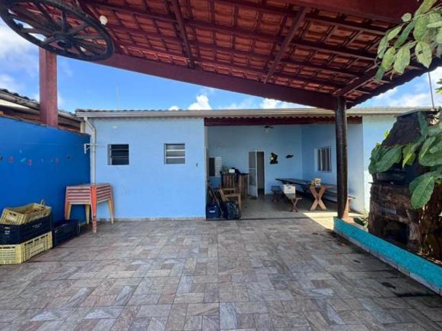 CASA COM PISCINA A VENDA NA PRAIA EM ITANHAÉM/SP