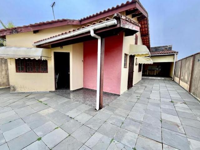CASA COM PISCINA A VENDA NA PRAIA EM ITANHAÉM/SP