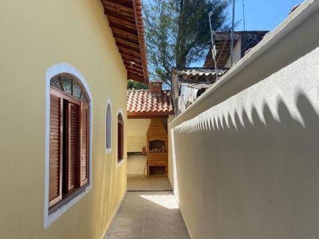 CASA COM PISCINA A VENDA NA PRAIA EM ITANHAÉM/SP