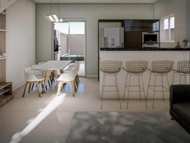 CASA COM PISCINA A VENDA NA PRAIA EM ITANHAÉM/SP