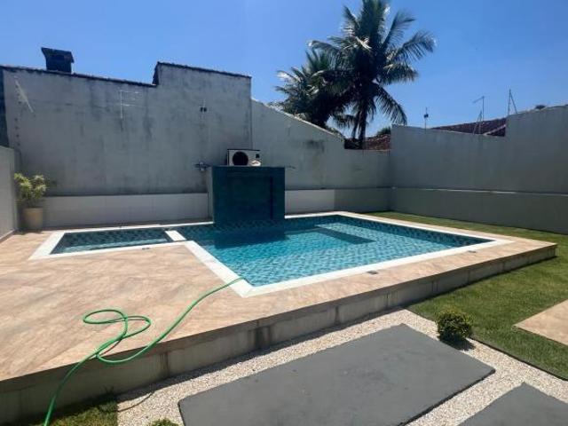 CASA COM PISCINA A VENDA NA PRAIA EM ITANHAÉM/SP
