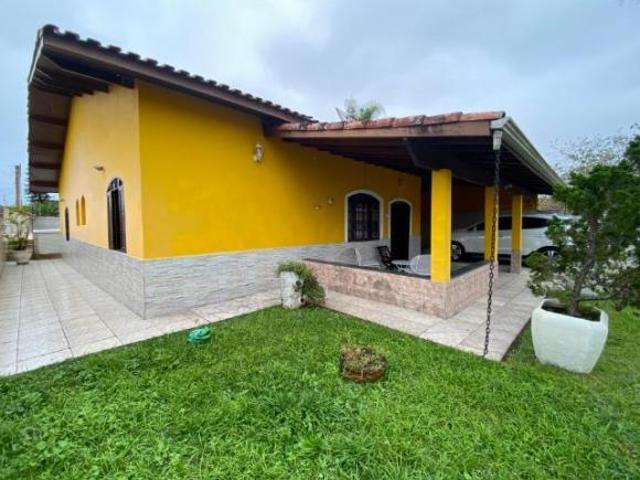 CASA COM PISCINA A VENDA NA PRAIA EM ITANHAÉM/SP
