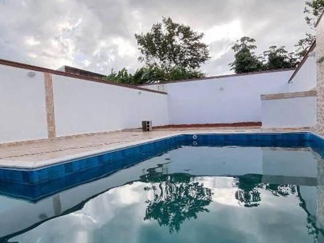 CASA COM PISCINA A VENDA NA PRAIA EM ITANHAÉM/SP