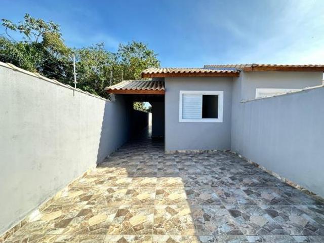 CASA COM PISCINA A VENDA NA PRAIA EM ITANHAÉM/SP