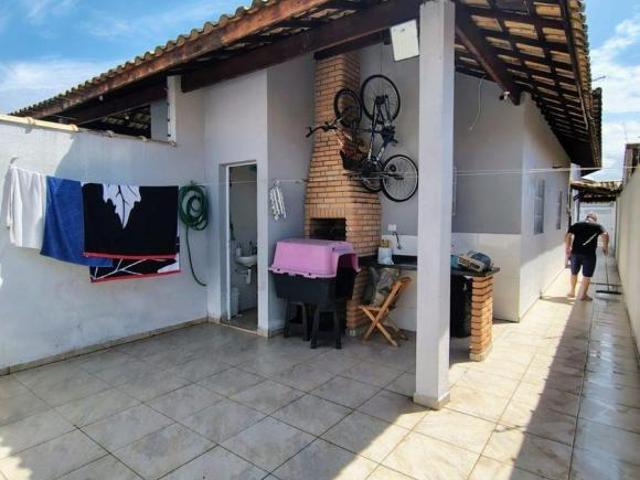 CASA COM PISCINA A VENDA NA PRAIA EM ITANHAÉM/SP