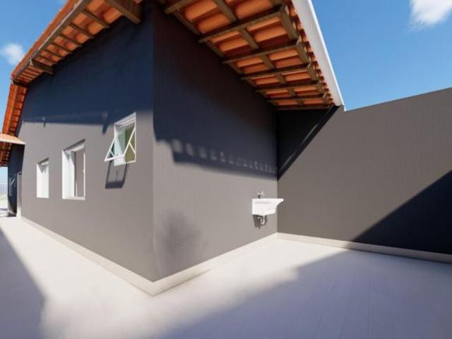 CASA COM PISCINA A VENDA NA PRAIA EM ITANHAÉM/SP