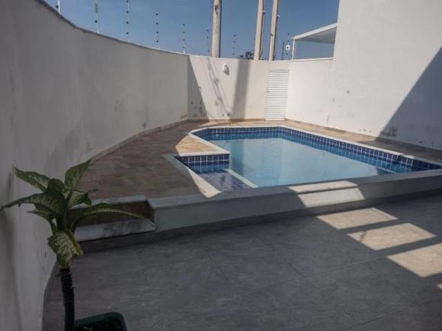 CASA COM PISCINA A VENDA NA PRAIA EM ITANHAÉM/SP
