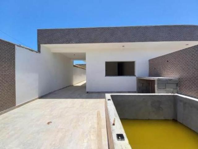 CASA COM PISCINA A VENDA NA PRAIA EM ITANHAÉM/SP