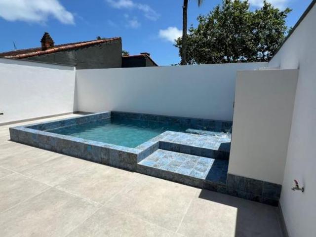 CASA COM PISCINA A VENDA NA PRAIA EM ITANHAÉM/SP