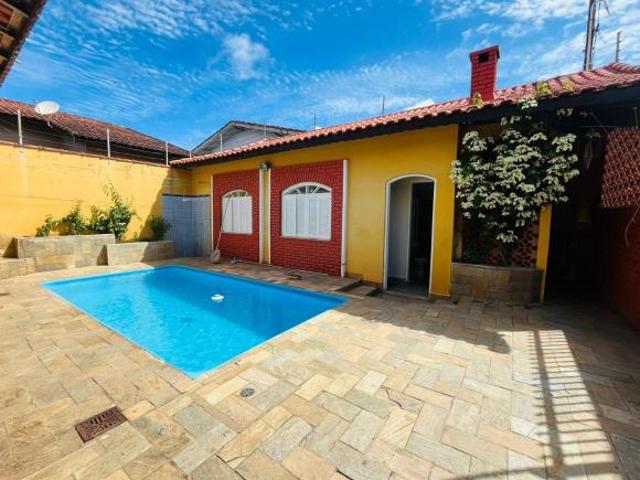 CASA COM PISCINA A VENDA NA PRAIA EM ITANHAÉM/SP