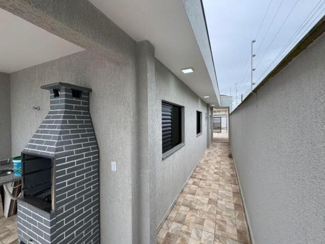 CASA COM PISCINA A VENDA NA PRAIA EM ITANHAÉM/SP