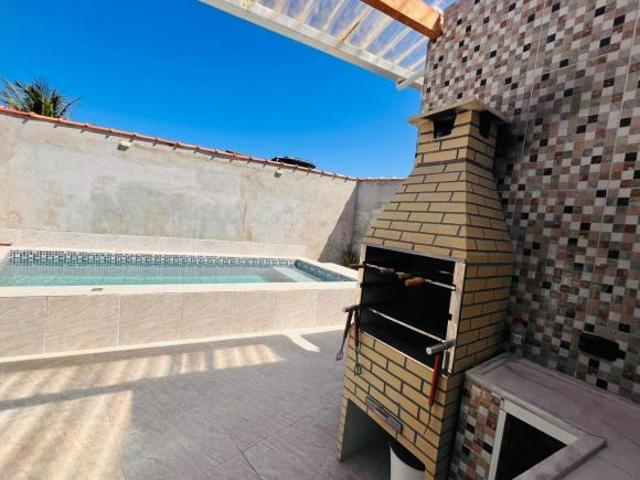CASA COM PISCINA A VENDA NA PRAIA EM ITANHAÉM/SP