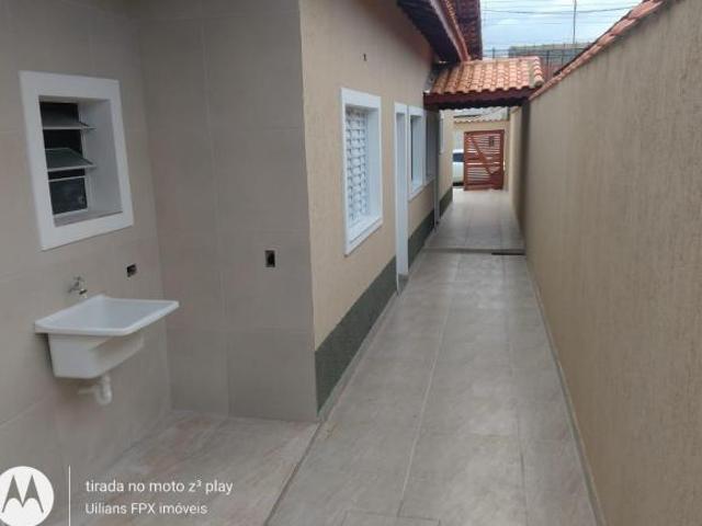CASA COM PISCINA A VENDA NA PRAIA EM ITANHAÉM/SP