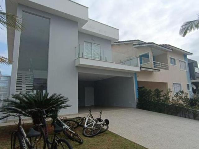 CASA COM PISCINA A VENDA NA PRAIA EM ITANHAÉM/SP