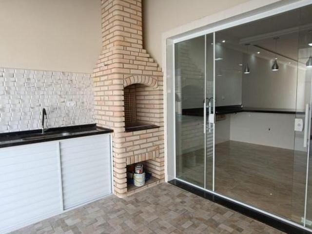 CASA COM PISCINA A VENDA NA PRAIA EM ITANHAÉM/SP