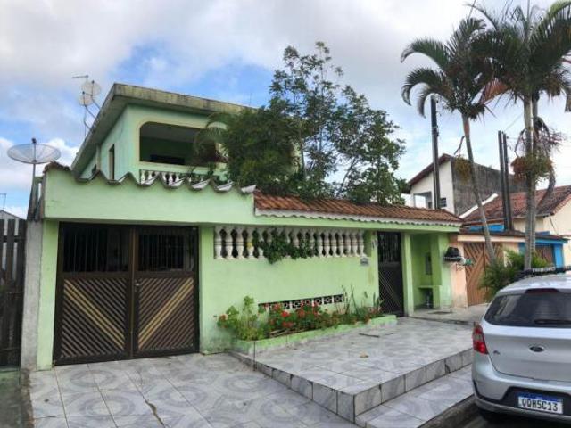 CASA COM PISCINA A VENDA NA PRAIA EM ITANHAÉM/SP