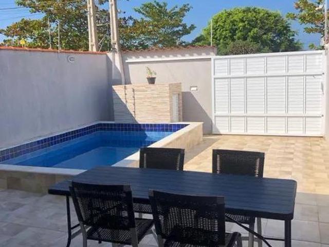 CASA COM PISCINA A VENDA NA PRAIA EM ITANHAÉM/SP