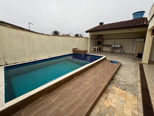 CASA COM PISCINA A VENDA NA PRAIA EM ITANHAÉM/SP
