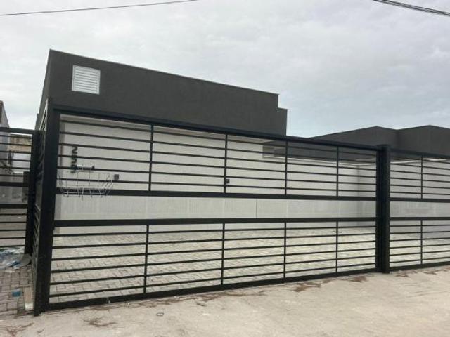 CASA COM PISCINA A VENDA NA PRAIA EM ITANHAÉM/SP