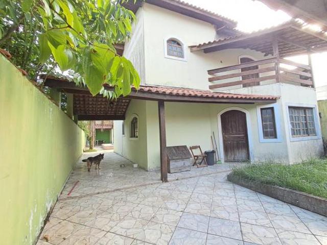 CASA COM PISCINA A VENDA NA PRAIA EM ITANHAÉM/SP