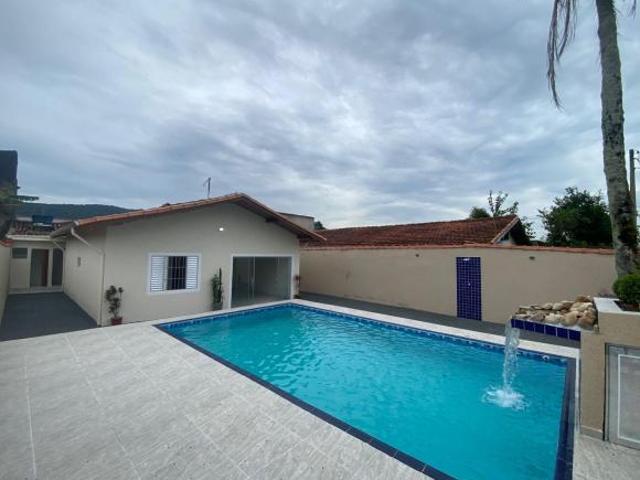 CASA COM PISCINA A VENDA NA PRAIA EM ITANHAÉM/SP