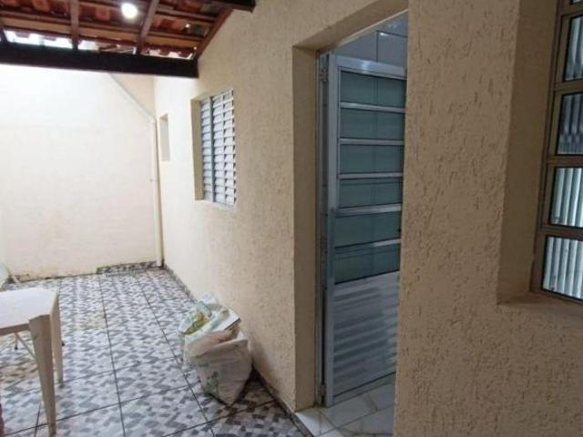 CASA COM PISCINA A VENDA NA PRAIA EM ITANHAÉM/SP