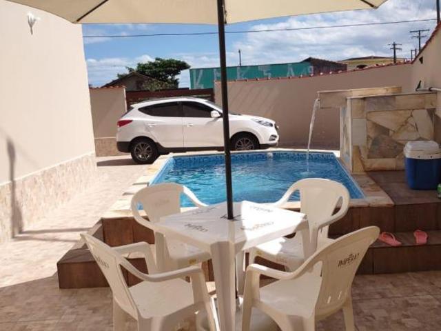 CASA COM PISCINA A VENDA NA PRAIA EM ITANHAÉM/SP