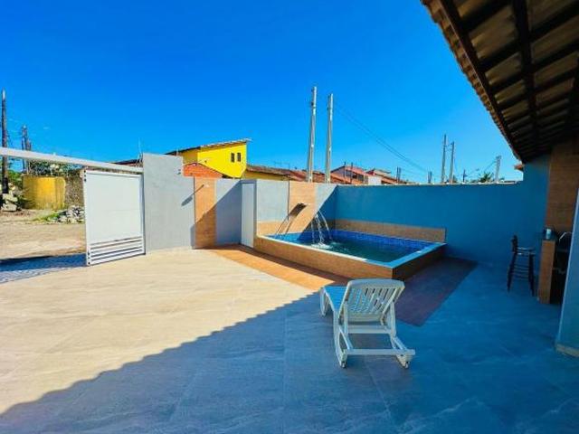 CASA COM PISCINA A VENDA NA PRAIA EM ITANHAÉM/SP