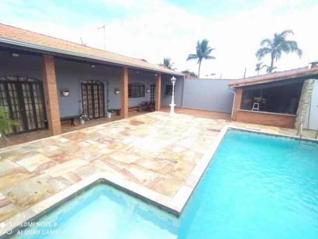 CASA COM PISCINA A VENDA NA PRAIA EM ITANHAÉM/SP