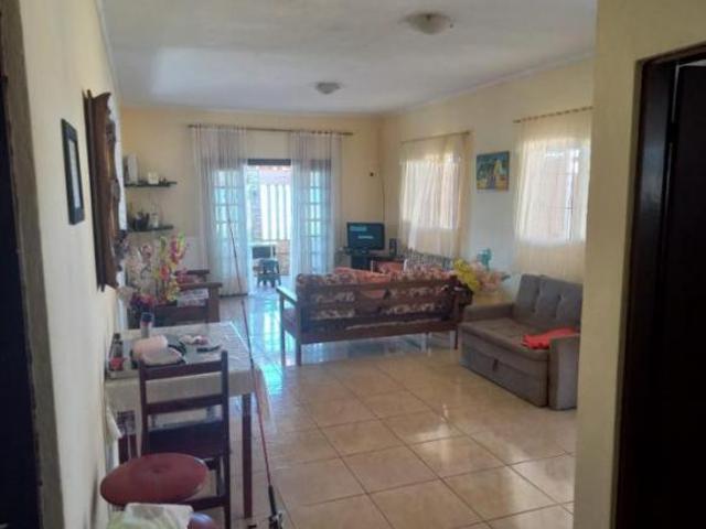 CASA COM PISCINA A VENDA NA PRAIA EM ITANHAÉM/SP