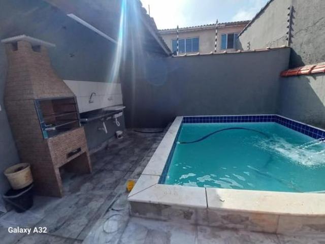 CASA COM PISCINA A VENDA NA PRAIA EM ITANHAÉM/SP