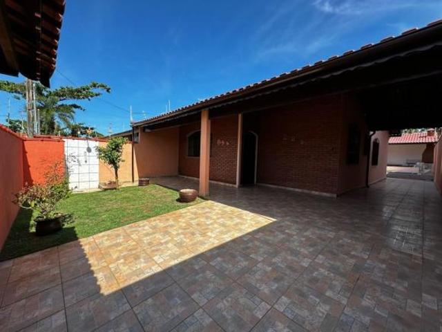 CASA COM PISCINA A VENDA NA PRAIA EM ITANHAÉM/SP