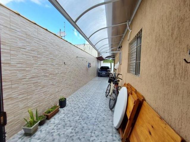 CASA COM PISCINA A VENDA NA PRAIA EM ITANHAÉM/SP
