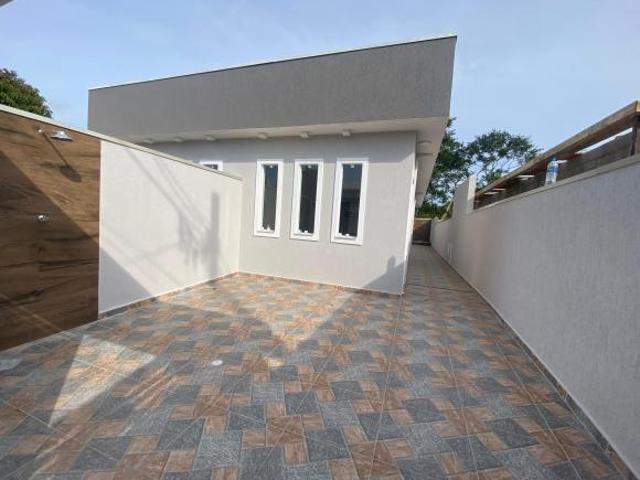 CASA COM PISCINA A VENDA NA PRAIA EM ITANHAÉM/SP