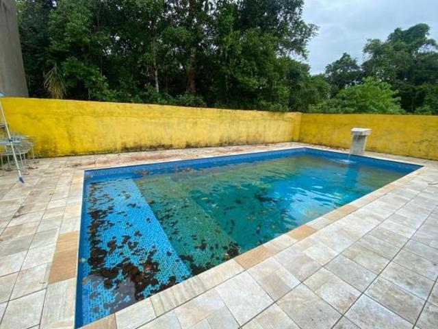 CASA COM PISCINA A VENDA NA PRAIA EM ITANHAÉM/SP