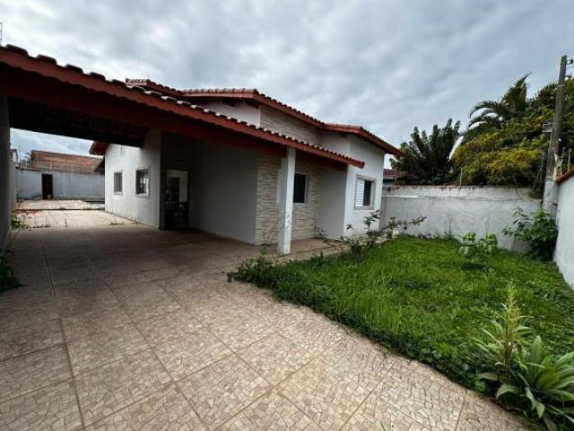 CASA COM PISCINA A VENDA NA PRAIA EM ITANHAÉM/SP