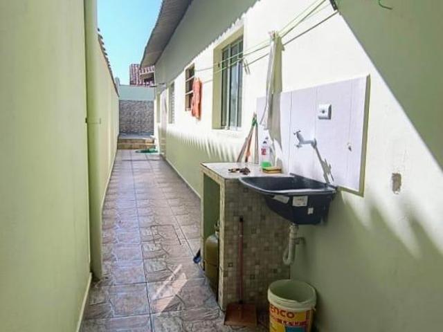 CASA COM PISCINA A VENDA NA PRAIA EM ITANHAÉM/SP