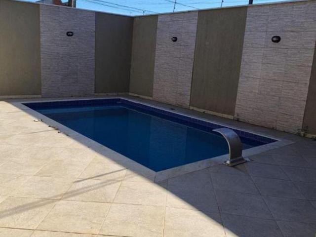 CASA COM PISCINA A VENDA NA PRAIA EM ITANHAÉM/SP