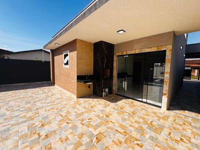 CASA COM PISCINA A VENDA NA PRAIA EM ITANHAÉM/SP