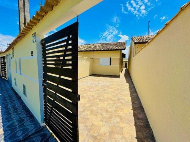 CASA COM PISCINA A VENDA NA PRAIA EM ITANHAÉM/SP