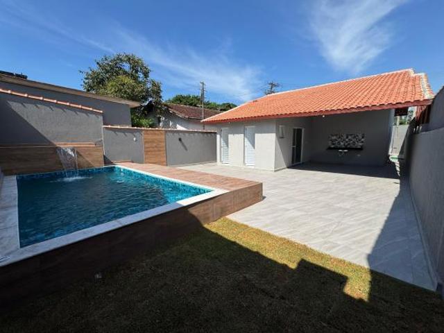 CASA COM PISCINA A VENDA NA PRAIA EM ITANHAÉM/SP
