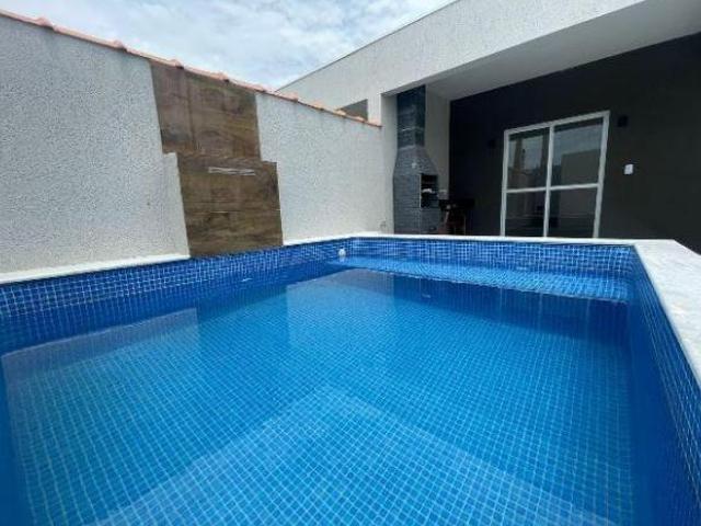 CASA COM PISCINA A VENDA NA PRAIA EM ITANHAÉM/SP