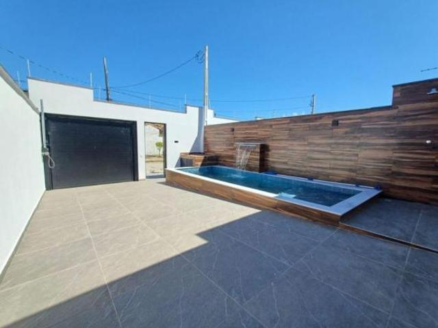 CASA COM PISCINA A VENDA NA PRAIA EM ITANHAÉM/SP