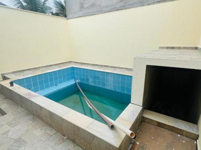 CASA COM PISCINA A VENDA NA PRAIA EM ITANHAÉM/SP