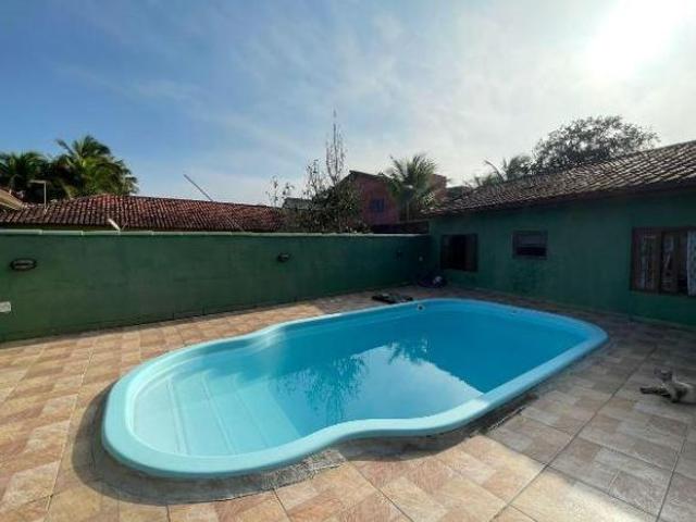 CASA COM PISCINA A VENDA NA PRAIA EM ITANHAÉM/SP