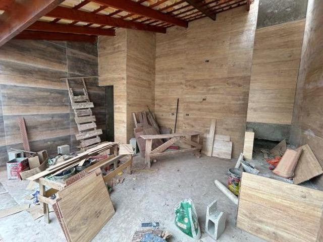 CASA COM PISCINA A VENDA NA PRAIA EM ITANHAÉM/SP