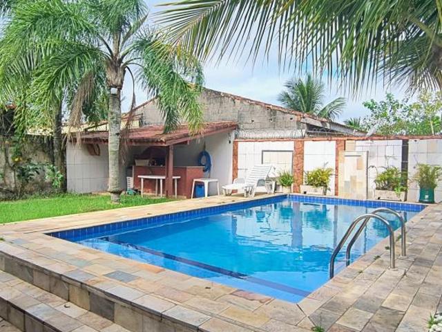 CASA COM PISCINA A VENDA NA PRAIA EM ITANHAÉM/SP