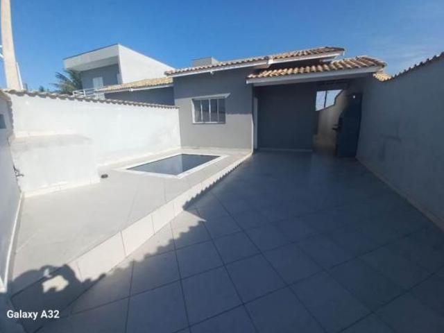 CASA COM PISCINA A VENDA NA PRAIA EM ITANHAÉM/SP