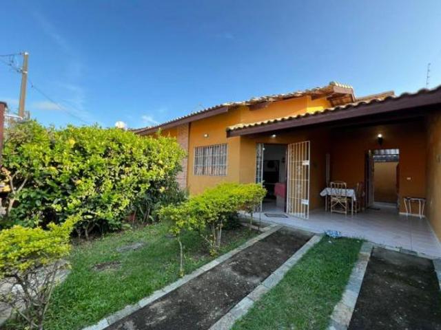 CASA COM PISCINA A VENDA NA PRAIA EM ITANHAÉM/SP